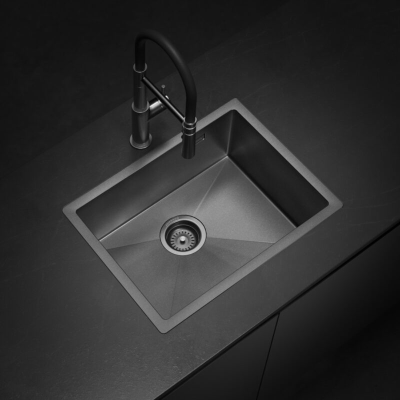 Signature Enkel 55 Gun Black Nano PVD - Johnson Acero